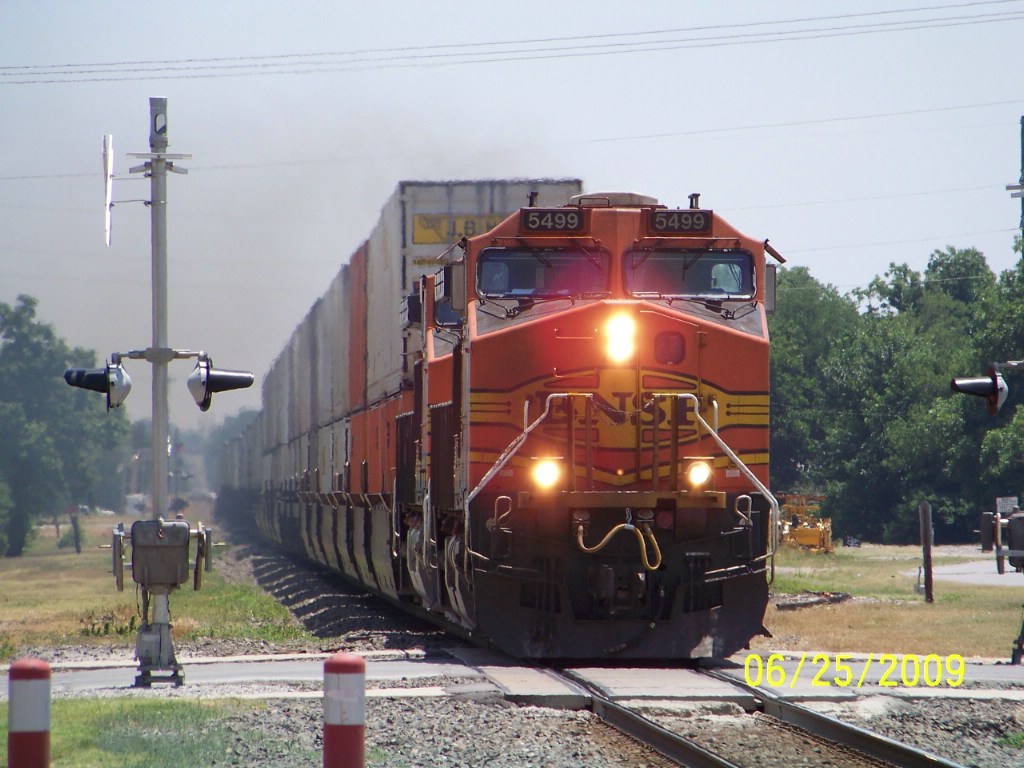 BNSF C44-9W 5499